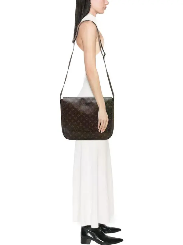 LOUIS VUITTON Monogram Beaubourg Messenger Mm Bag - Brown