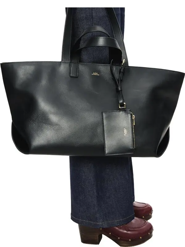 A.p.c. Smooth Leather Drummer Bag - Black