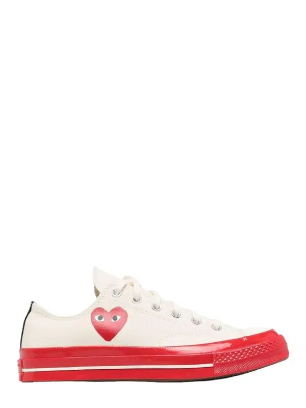 Comme Des Garçons Low Top Trainers With Heart Print - Red
