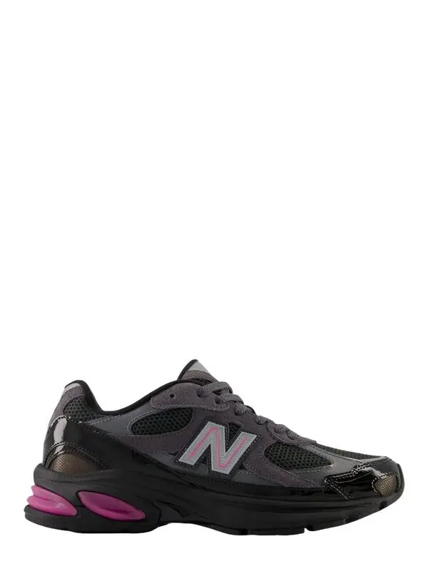 NEW BALANCE 2010 Paneled Sneakers - Black