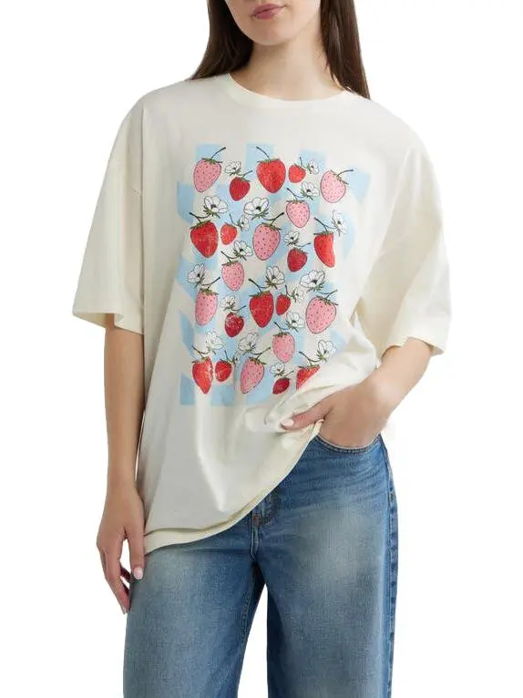 GOLDEN HOUR Strawberry Fields Graphic T-shirt - Marshmallow