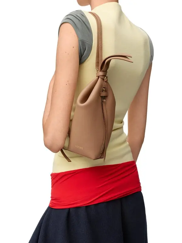 Loewe Scarf Backpack In Smooth Calfskin - Mocha