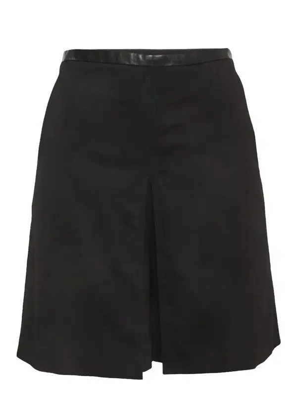 Gucci Pleated Wool Shorts With Leather Trim - Black
