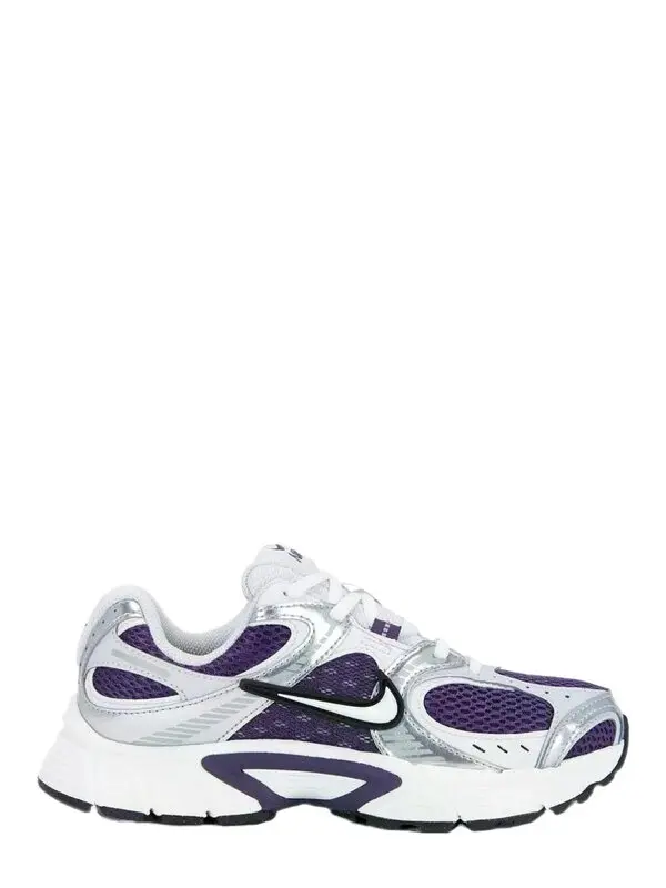 Nike V5 Rnr Lace-up Sneakers - Silver
