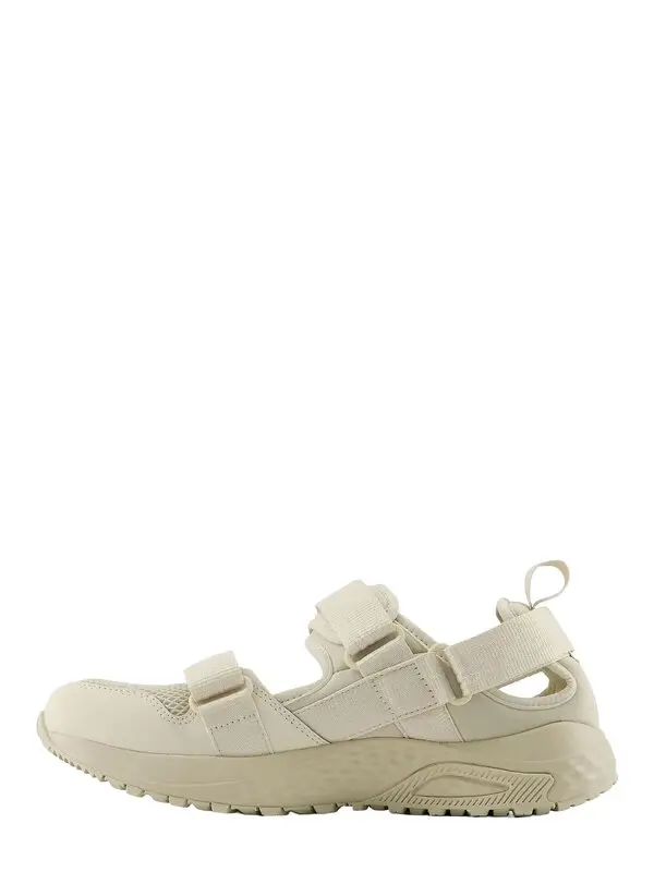 NEW BALANCE Dynasoft Ua710 V1 Sandals - Cream
