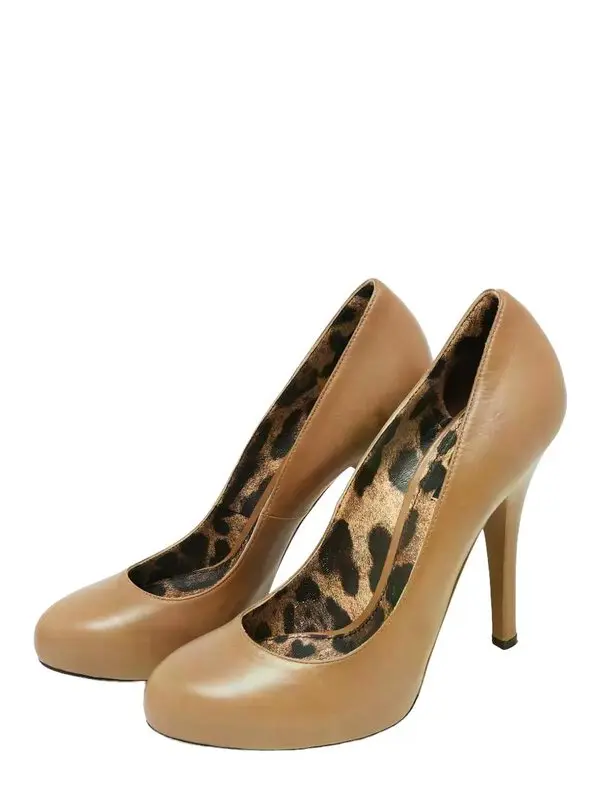 Dolce & Gabbana Round Toe Stiletto Pumps - Neutrals