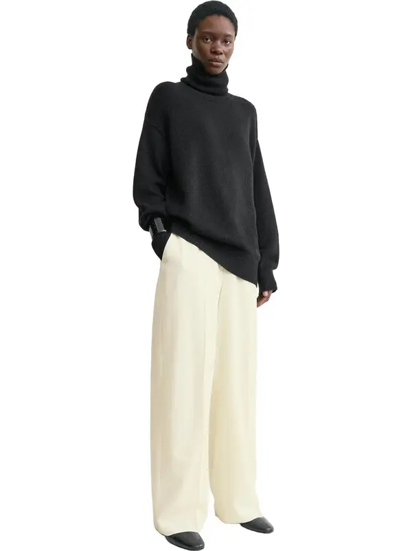 TOTEME Longline Cotton Cashmere Turtleneck Sweater - Black