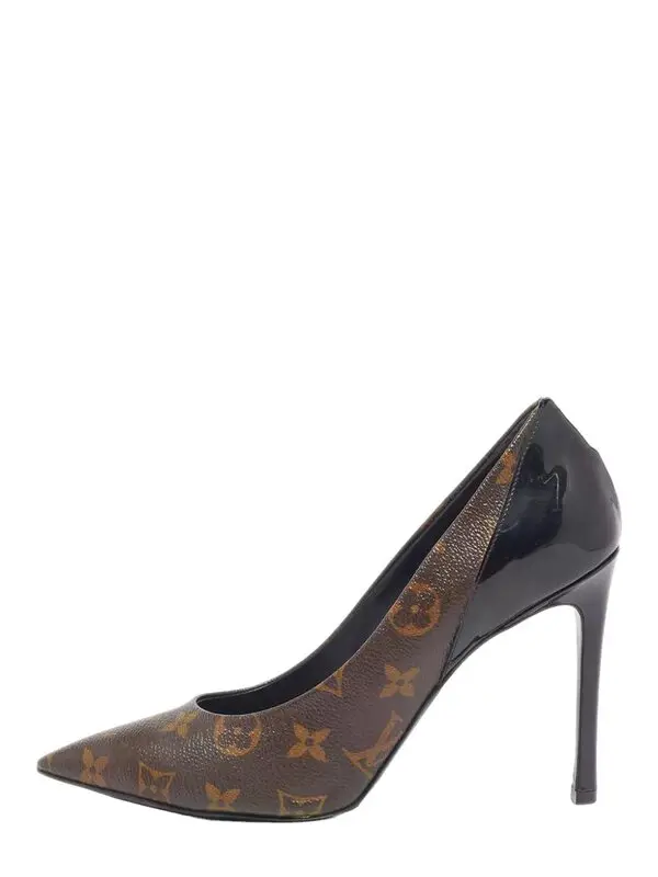 LOUIS VUITTON Monogram Patent Leather Stiletto Pumps - Brown