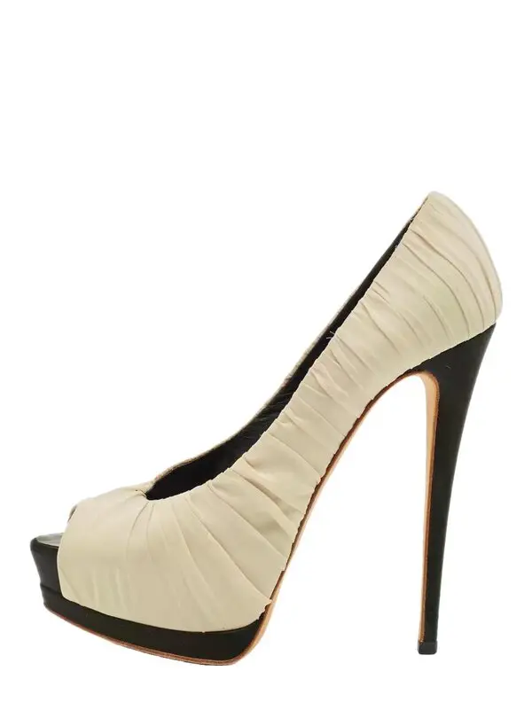 GIANVITO ROSSI Peep-toe Pumps - Neutrals