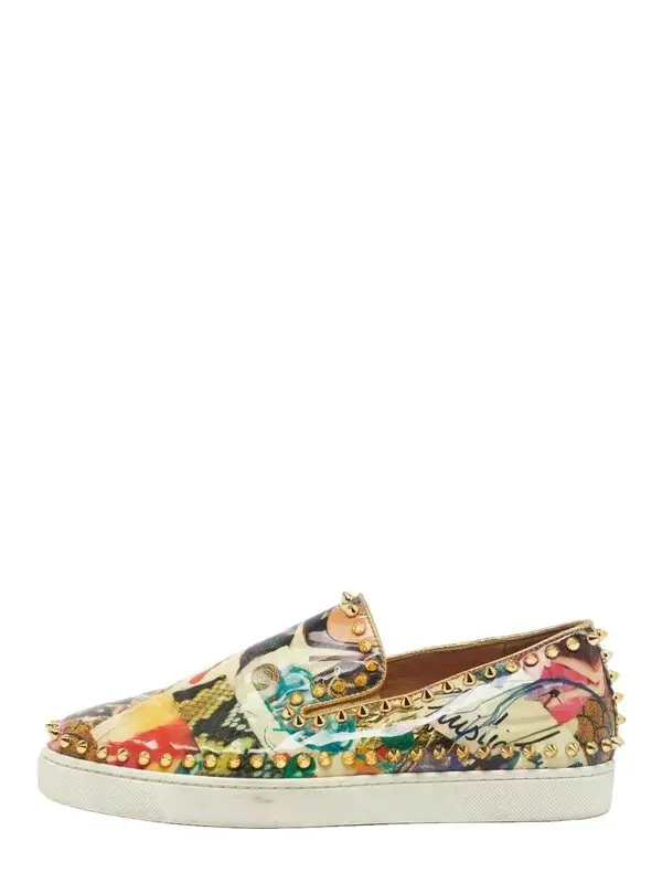CHRISTIAN LOUBOUTIN Pik Boat Studded Patent Leather Sneakers - Neutrals
