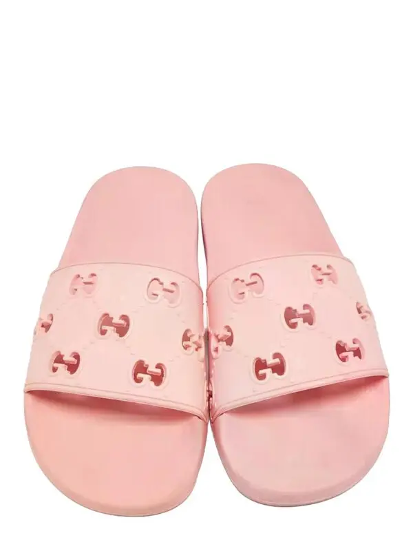 Gucci Embossed Logo Slides - Pink