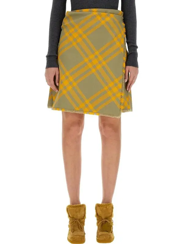 Burberry Checked Wool Blend Skirt With Frayed Hem - Yellow