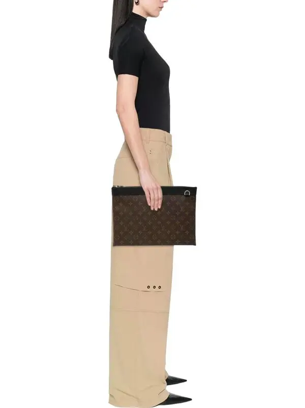 LOUIS VUITTON Monogram Macassar Discovery Pochette Gm - Brown