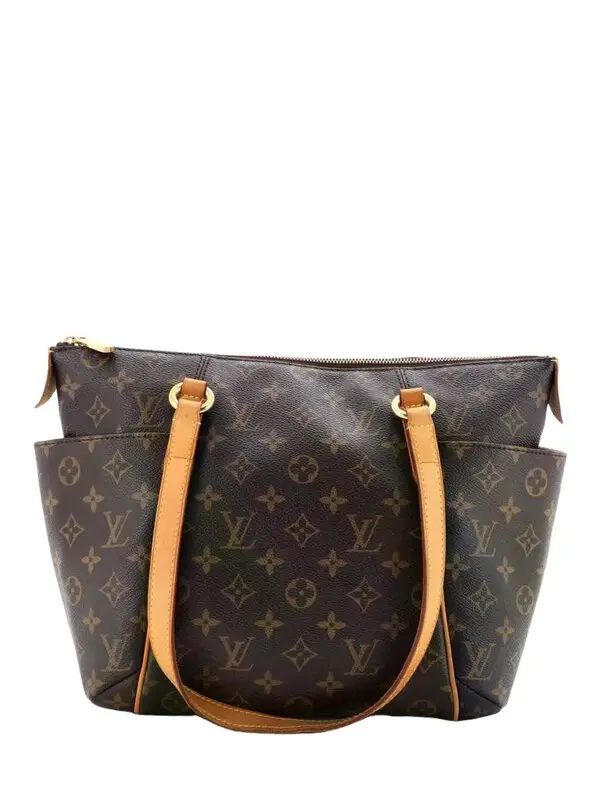 LOUIS VUITTON Monogram Canvas Pm Shoulder Bag - Brown
