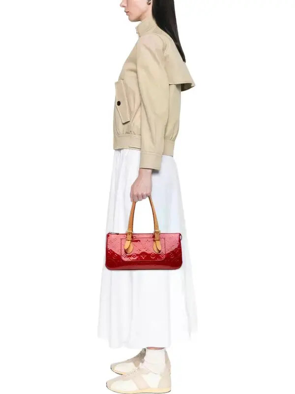 LOUIS VUITTON Monogram Vernis Rosewood Avenue Shoulder Bag - Red