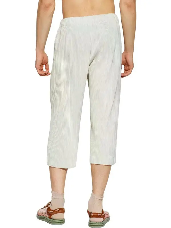 Issey Miyake Cropped Pleated Trousers - Green