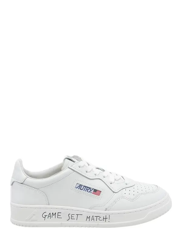 AUTRY Medalist Low Trainers In Smooth Calfskin With Perforated Toe And Lace Up Detail - White 1