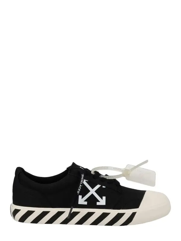 Off-White Vulcanized Low-top Canvas Sneakers With Contrast Arrow Logo - Black