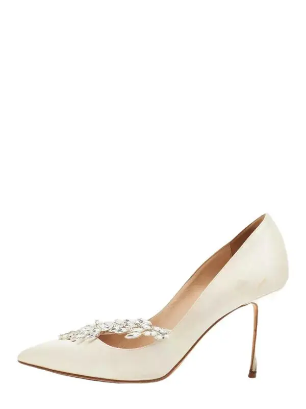 Manolo Blahnik Nadira Crystal Embellished Pumps - Neutrals