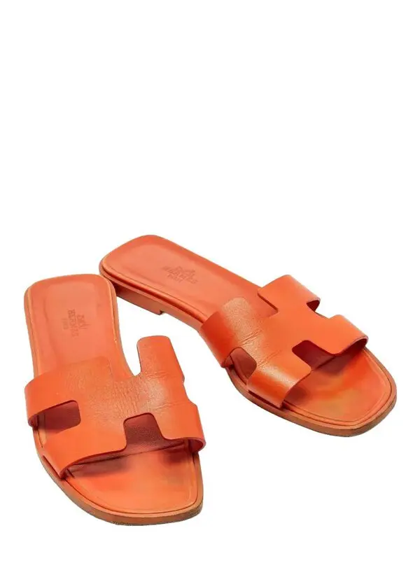 Hermès Oran Leather Flat Sandals - Orange