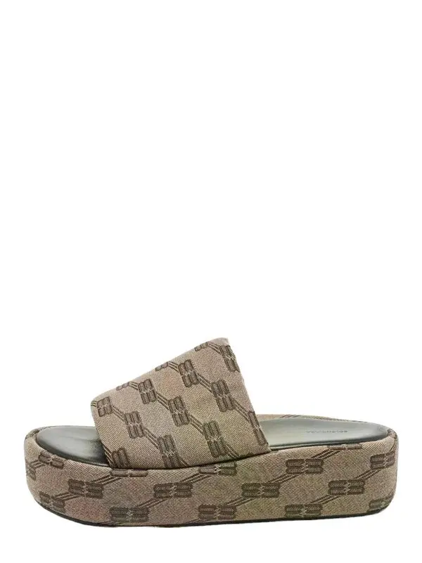 Balenciaga Rise Platform Sandals - Neutrals