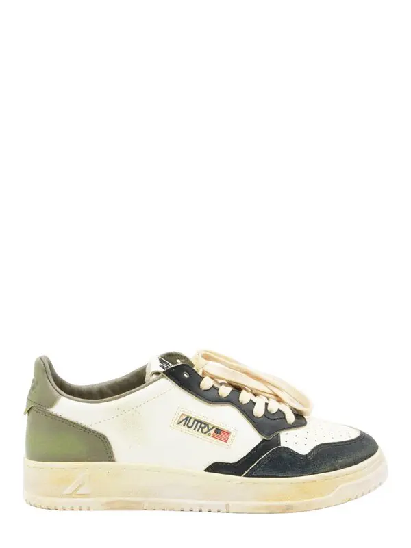 AUTRY Medalist Low Super Vintage Calfskin Sneakers With Worn Effect - White
