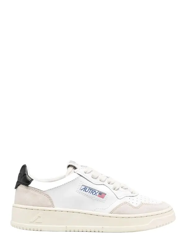AUTRY Medalist Low Sneaker With Perforated Toe And Embroidered Logo - Black
