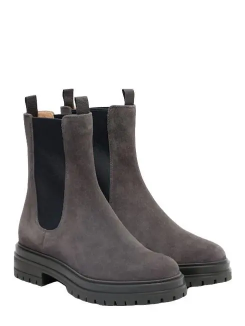 GIANVITO ROSSI Suede Chelsea Boots - Black