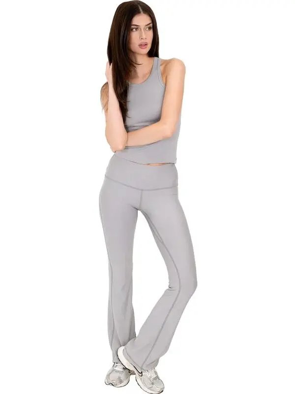 ON/OFF ESSENTIALS The Core Flare Legging - Gray