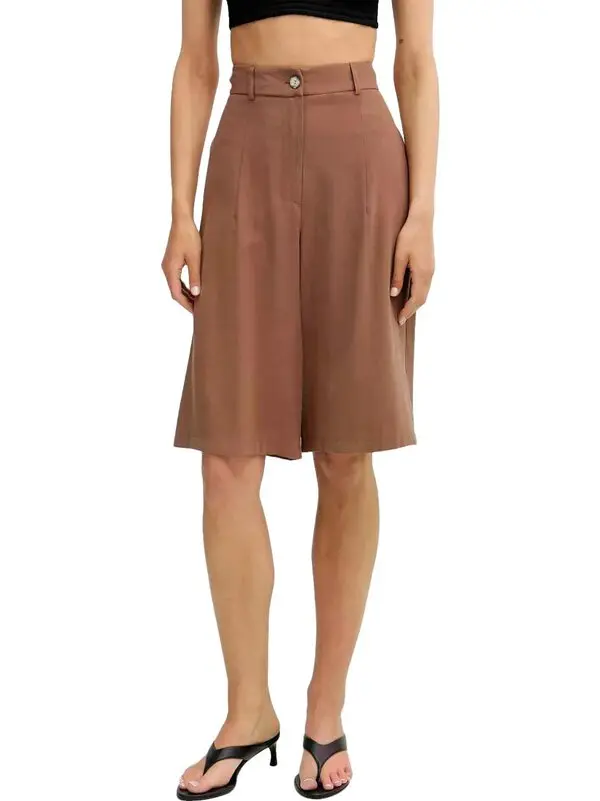 VICOLO Pleated Tailored Shorts - Brown