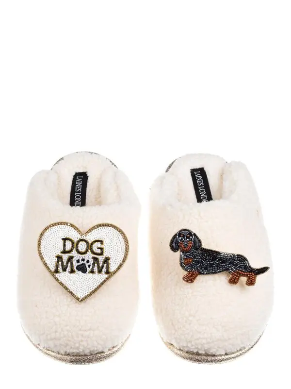 LAINES LONDON Teddy Towelling Closed Toe Slippers With Dog Mum And Dapple Dachshund Brooches - White