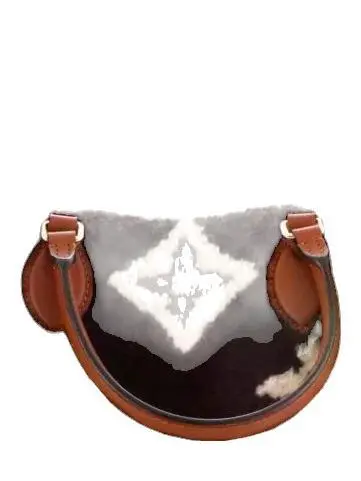 LOUIS VUITTON Onthego Monogram Giant Teddy Fleece Gm Tote Bag - Brown