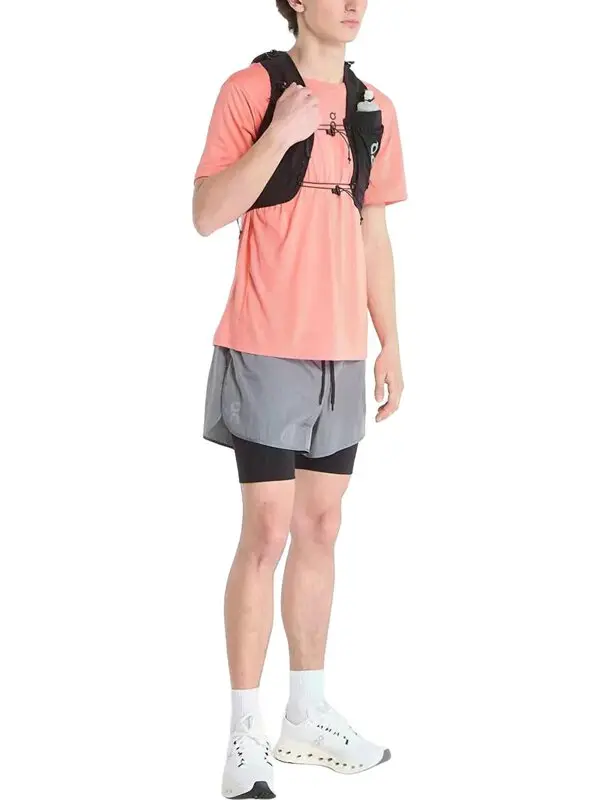 On Ultra Vest Pro - Black