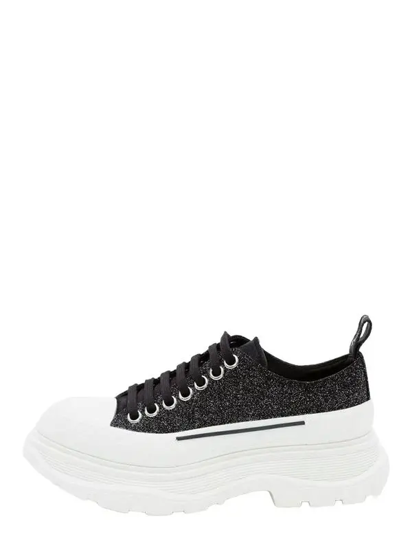 Alexander McQueen Tread Slick Lace Up Low Top Sneakers - Black