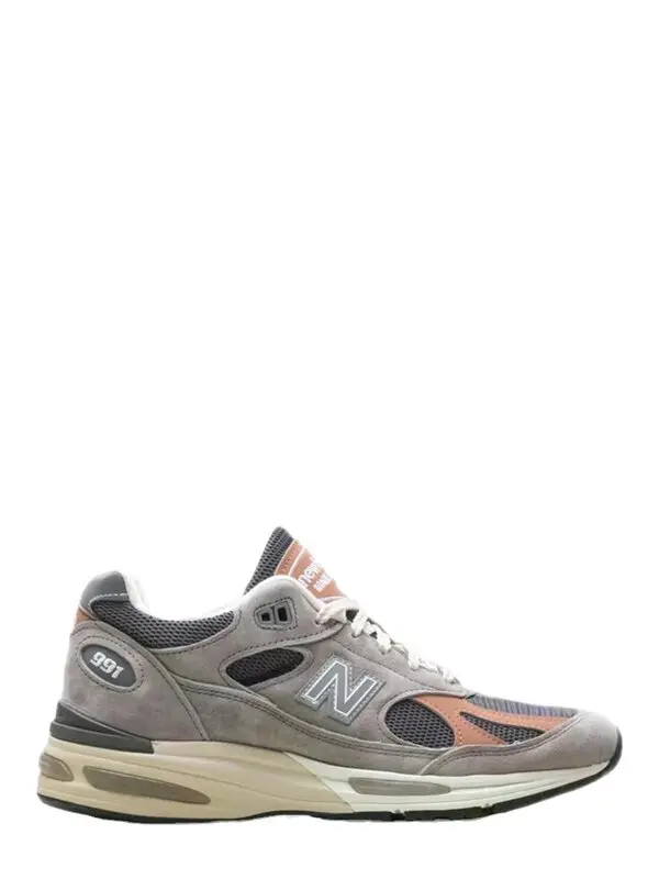 NEW BALANCE 991v2 Sneakers - Grey