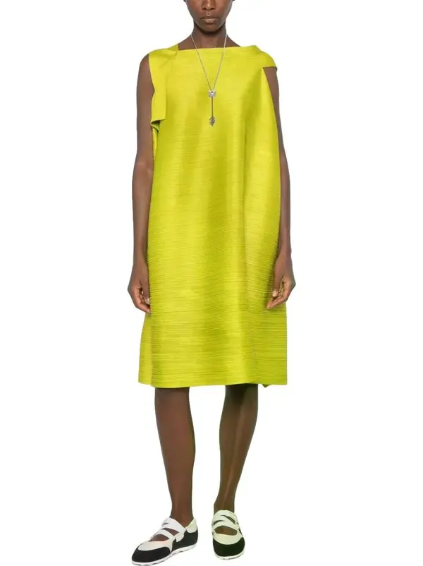 Issey Miyake Sleeveless Boat Neck A-line Midi Dress - Yellow