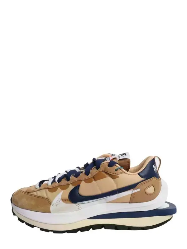 NIKE X SACAI Vaporwaffle Sneakers - Neutrals