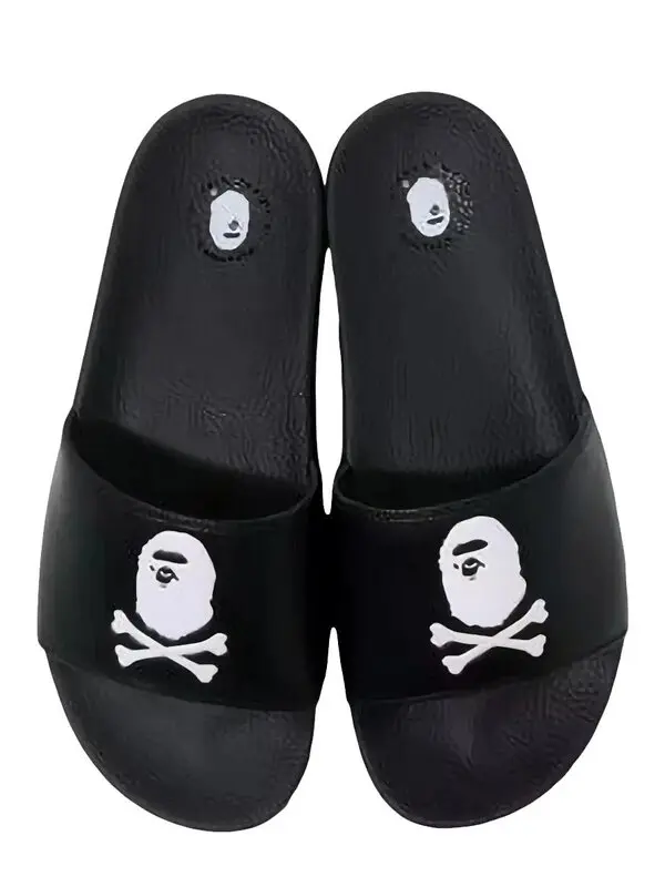 A BATHING APE Crossbone Flat Slides - Black