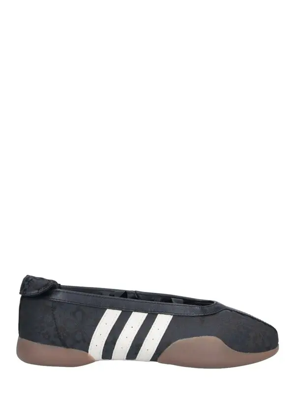 Adidas Low Top Sneakers With Lace Up Closure - Black