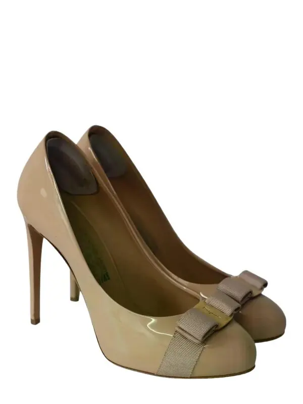 FERRAGAMO Vara Bow Platform Pumps - Neutrals