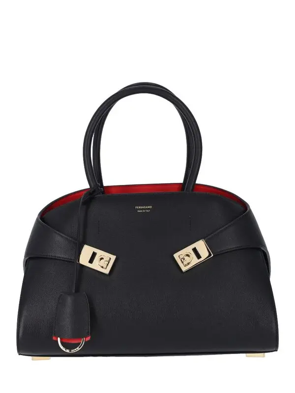 FERRAGAMO Calf Leather Shoulder Bag With Lamb Leather Lining - Black