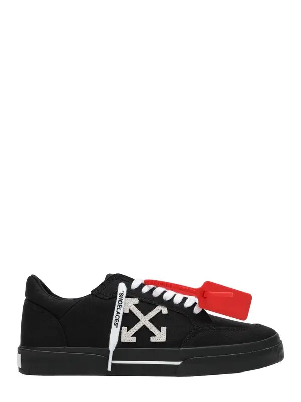 Off-White Vulcanized Low Top Sneakers With Contrast Arrow Logo - Black
