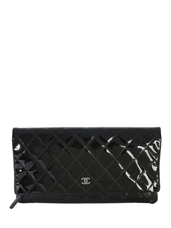 Chanel Quilted Patent Cc Clutch - Black