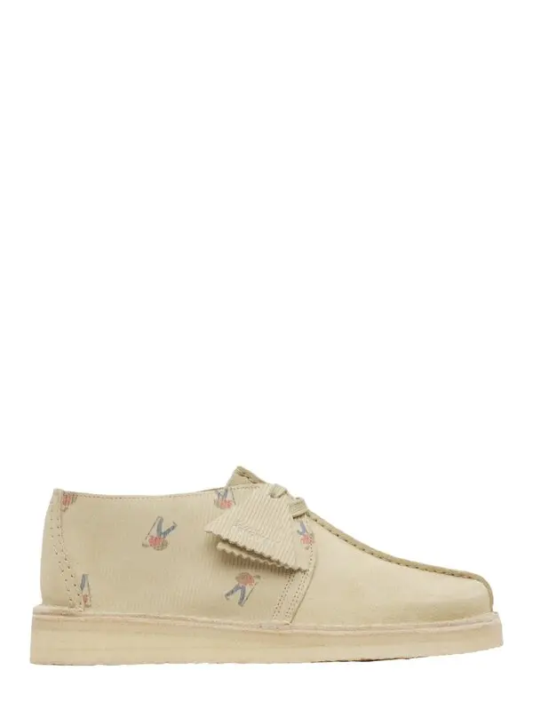 Clarks Desert Trek Derby With Printed Pattern And Embossed Heel - Beige