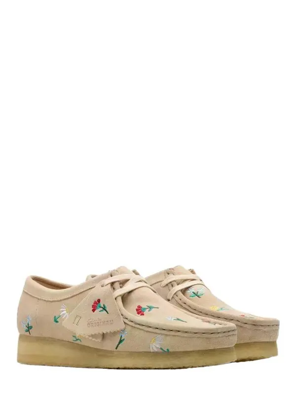 Clarks Wallabee Derby Shoes With Floral Embroidery - Neutrals