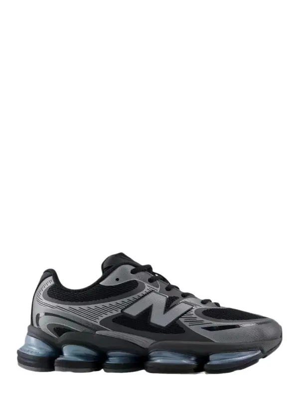 NEW BALANCE 2000 Sneakers - Black