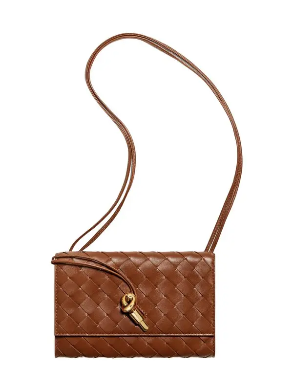 Bottega Veneta Leather Andiamo Shoulder Bag - Red