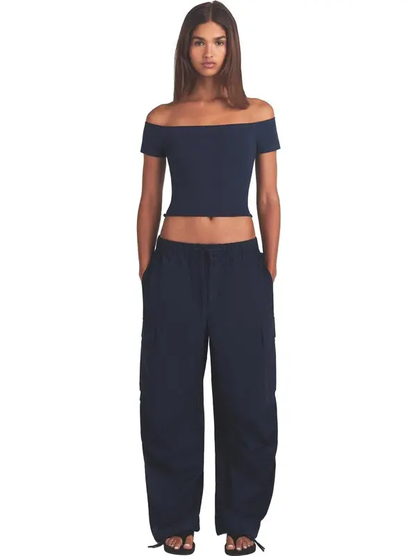SKIMS Oversized Low Rise Cargo Pants In Woven Cotton - Navy