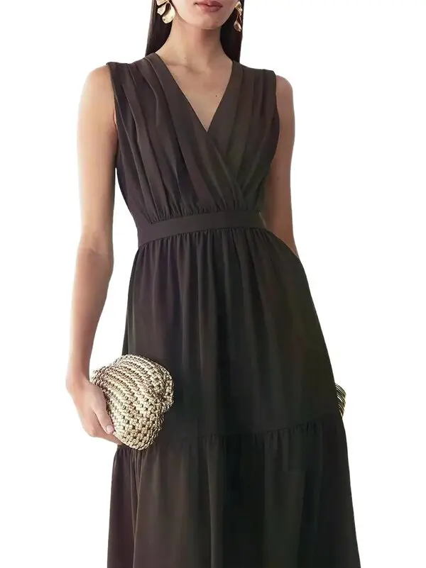 ST MRLO Elowyn Pleated Tiered Maxi Dress - Brown