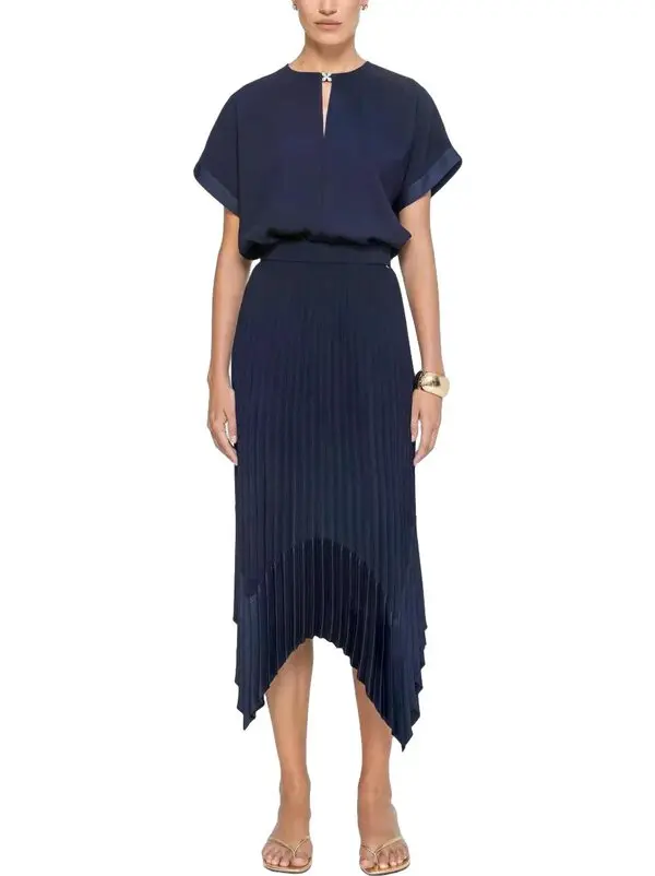 NISSA Short-sleeve Top With Metallic Neckline Detail - Blue